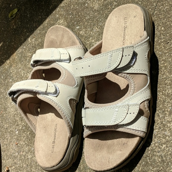 Bass | Shoes | Bass Co Tan Beige Sporty Velcro Sandals 7m Euc | Poshmark